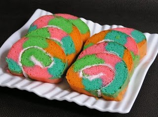 Cake Gulung Pelangi - Resep Cake Lezat