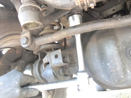 Land Rover 200 Tdi Defender owner: Replacing the Steering Box drop arm ...