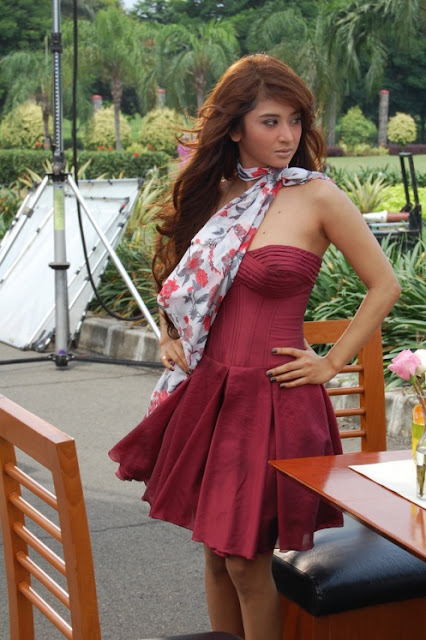 Intip Foto Seksi Dewi Persik Waktu Syuting Belum Ada Judul