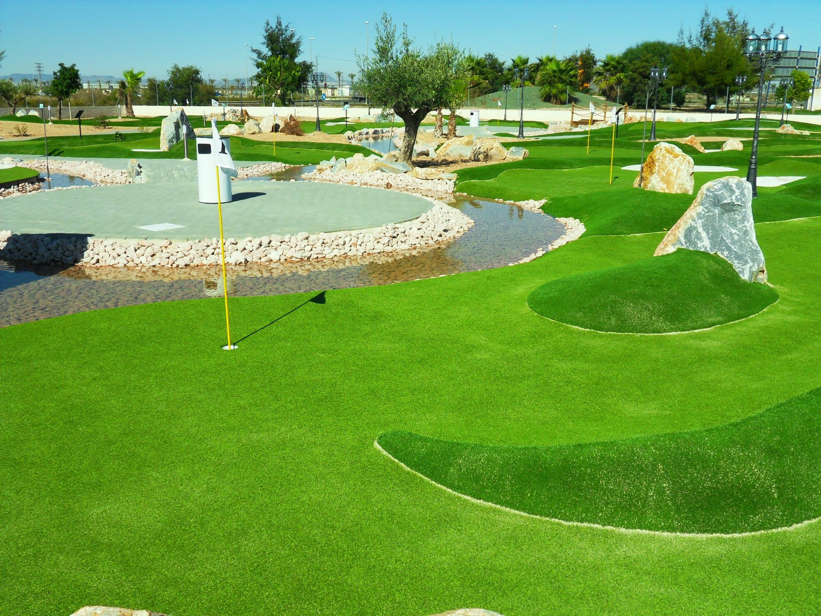 Polaris World and Beyond: NEW MINI GOLF