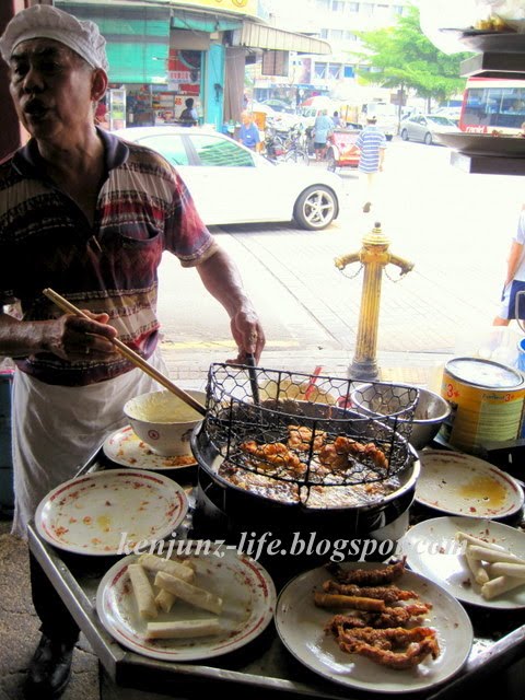 Junning into the Walks of Ken: Hainanese Chicken Rice & Lobak, Kafe ...