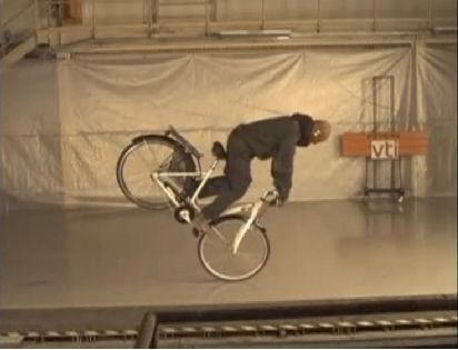 POSITIVO ESPRESSO: Invisible Bike Helmet