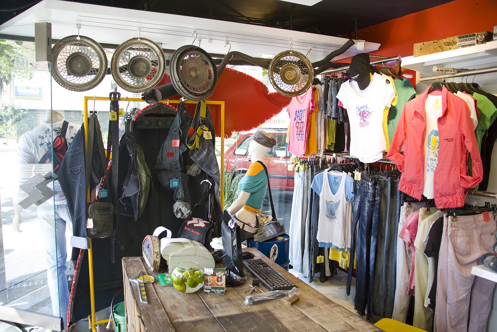 ::Secret Society:: clothing and accesories: Ver fotos de Tienda ...