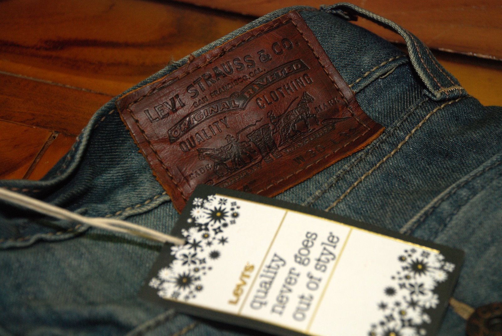 Jeans Original: Original Levi's 514 Button Back Pocket 3 stiches