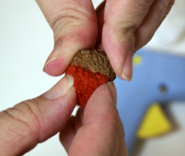 The Speckled Dog: Let's Make Some Acorns, Y'all! - Felted Acorn Tutorial
