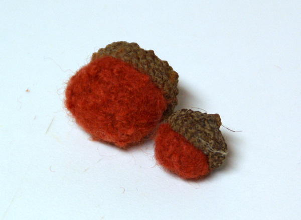 The Speckled Dog: Let's Make Some Acorns, Y'all! - Felted Acorn Tutorial