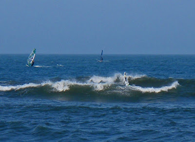 Lost In Hatteras: Wave schlogging when it's blowing 30