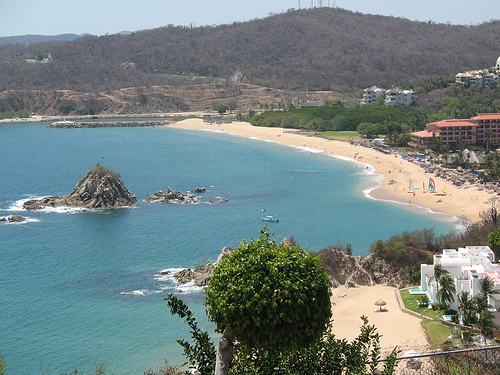 Tourism in real mexico - english version: tangolunda, huatulco, oaxaca