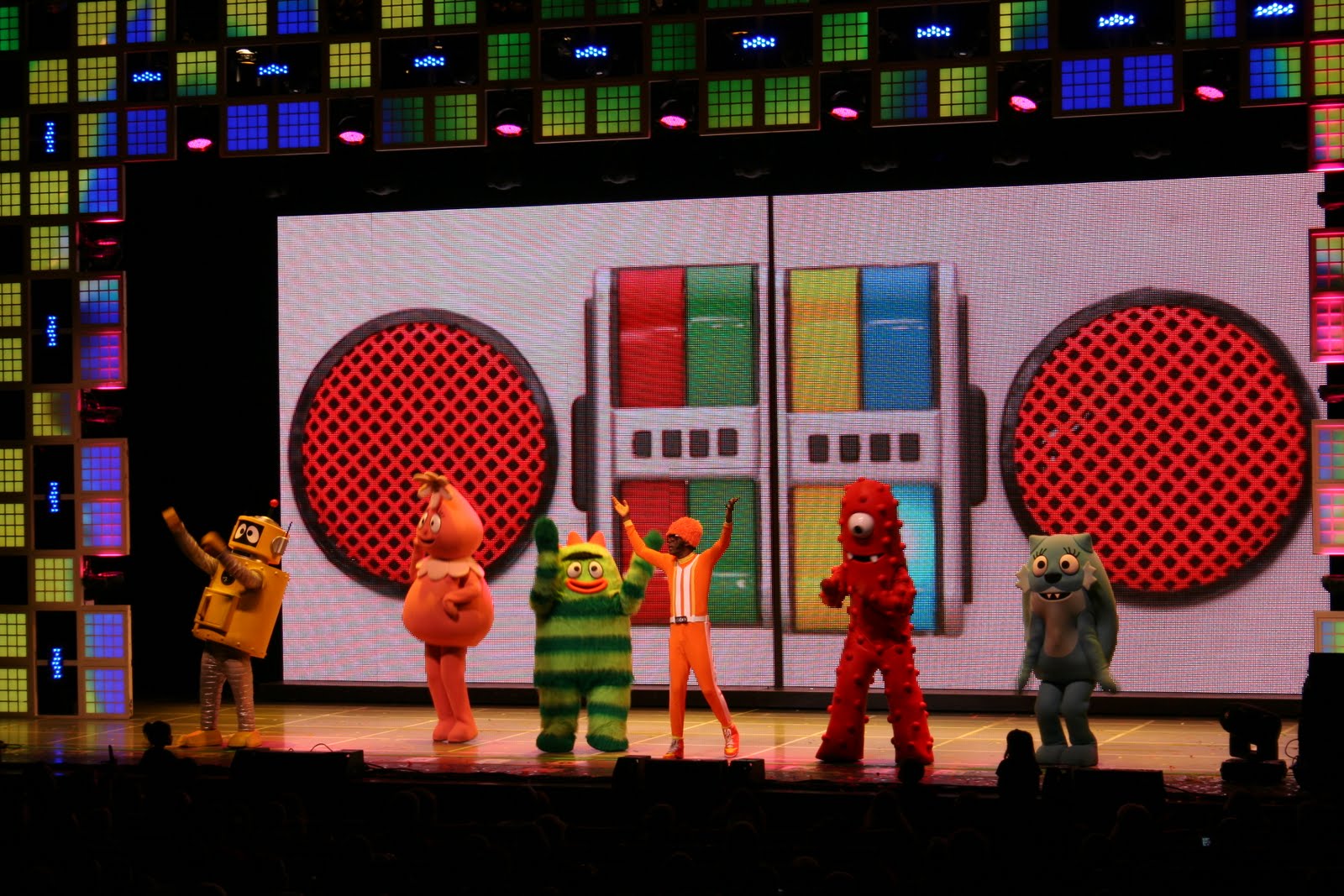 Mateo & Elise: Yo Gabba Gabba! Live!