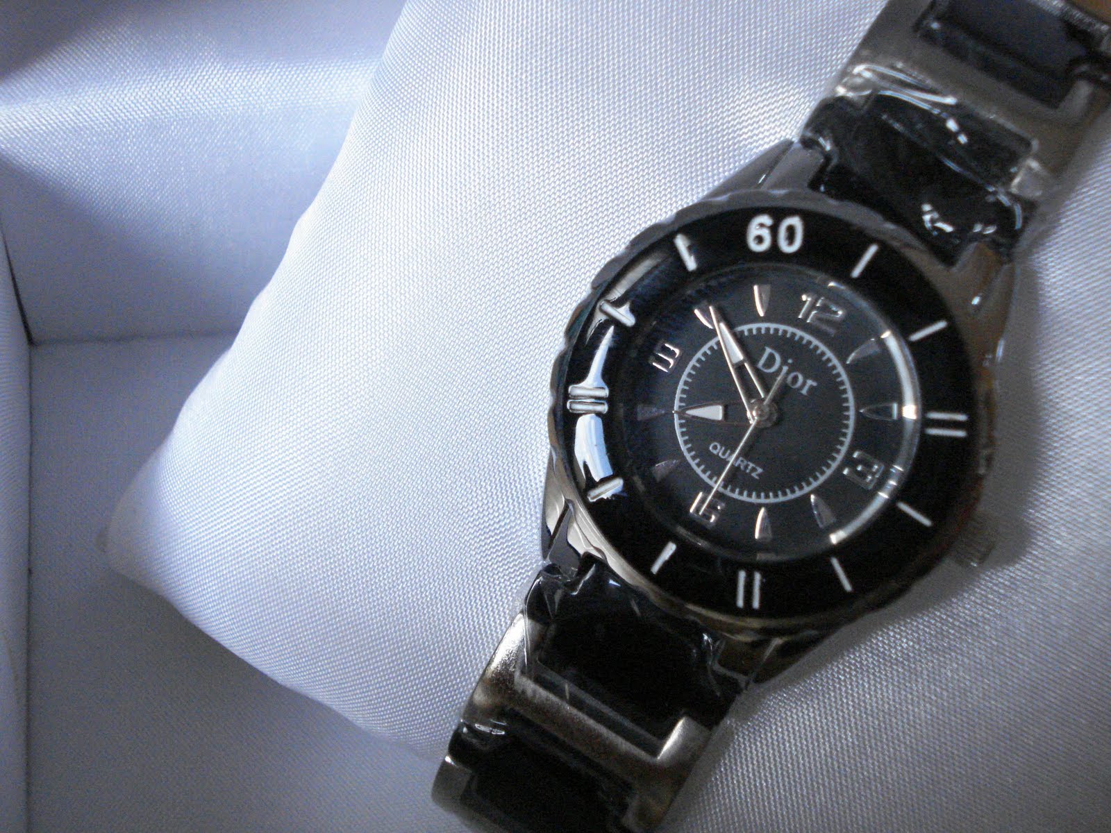 jam tangan okee: DIOR CERAMIC COUPLE(BLACK & WHITE) Rp280000