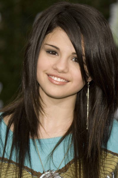 Celebrity Blog: Selena Gomez : Biography and Profile