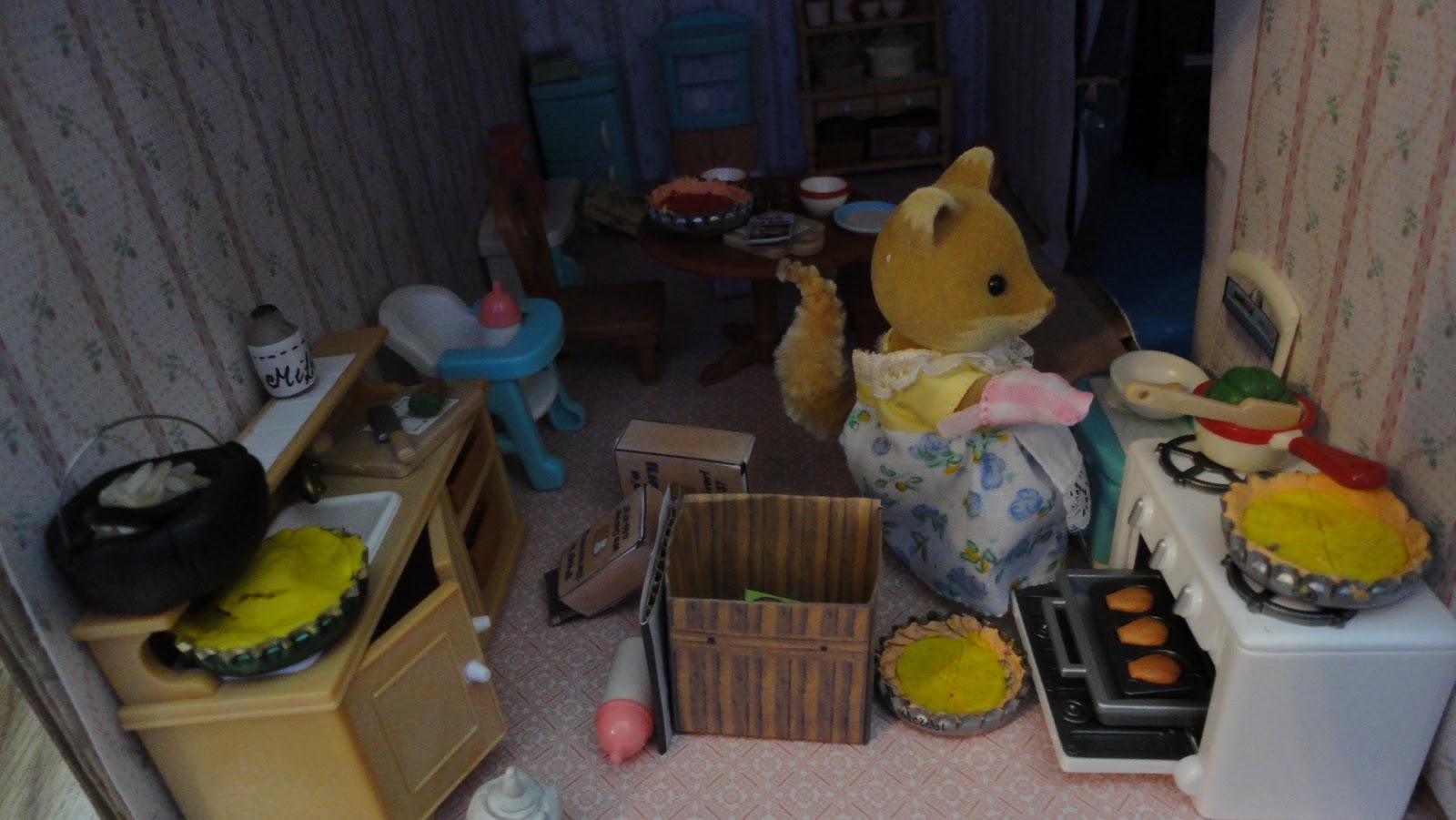 Miniatures in the making: My Scruffy Cardboard Doll House