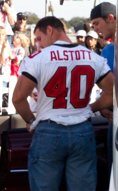 Justin's "Just Men": A Tribute to Mike Alstott