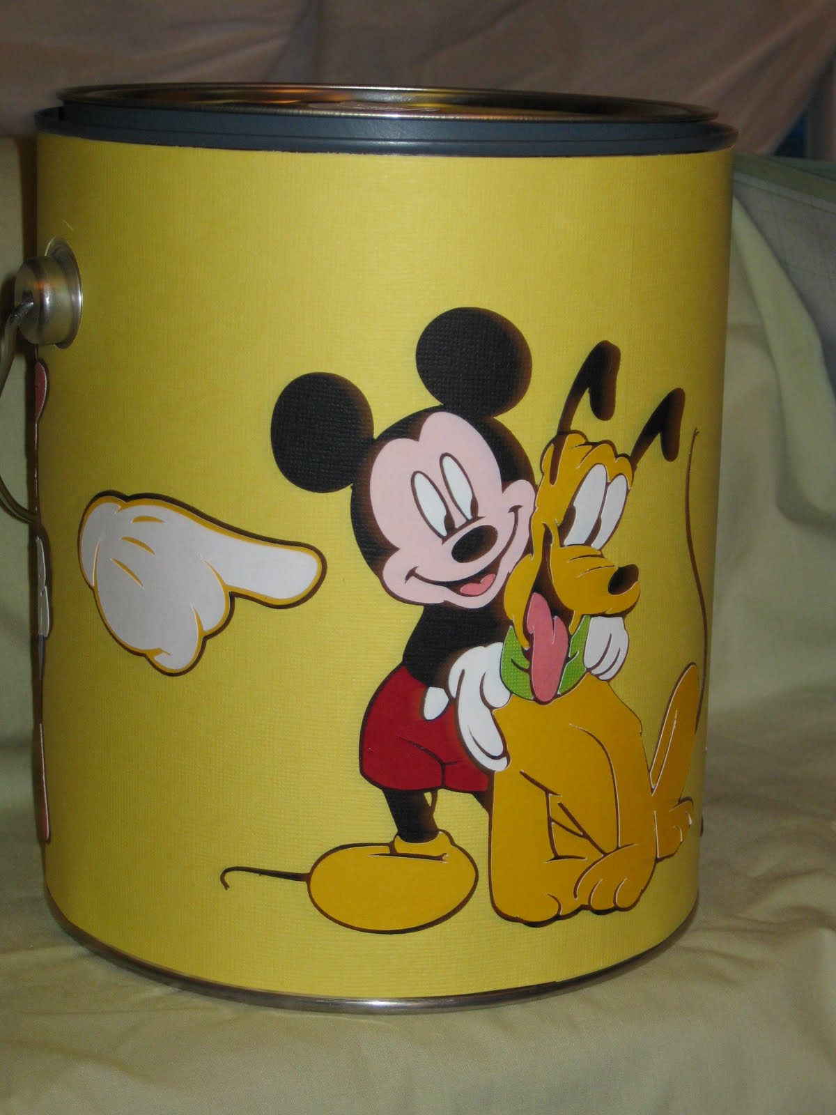 Susan De Crafter: Mickey Mouse gift can