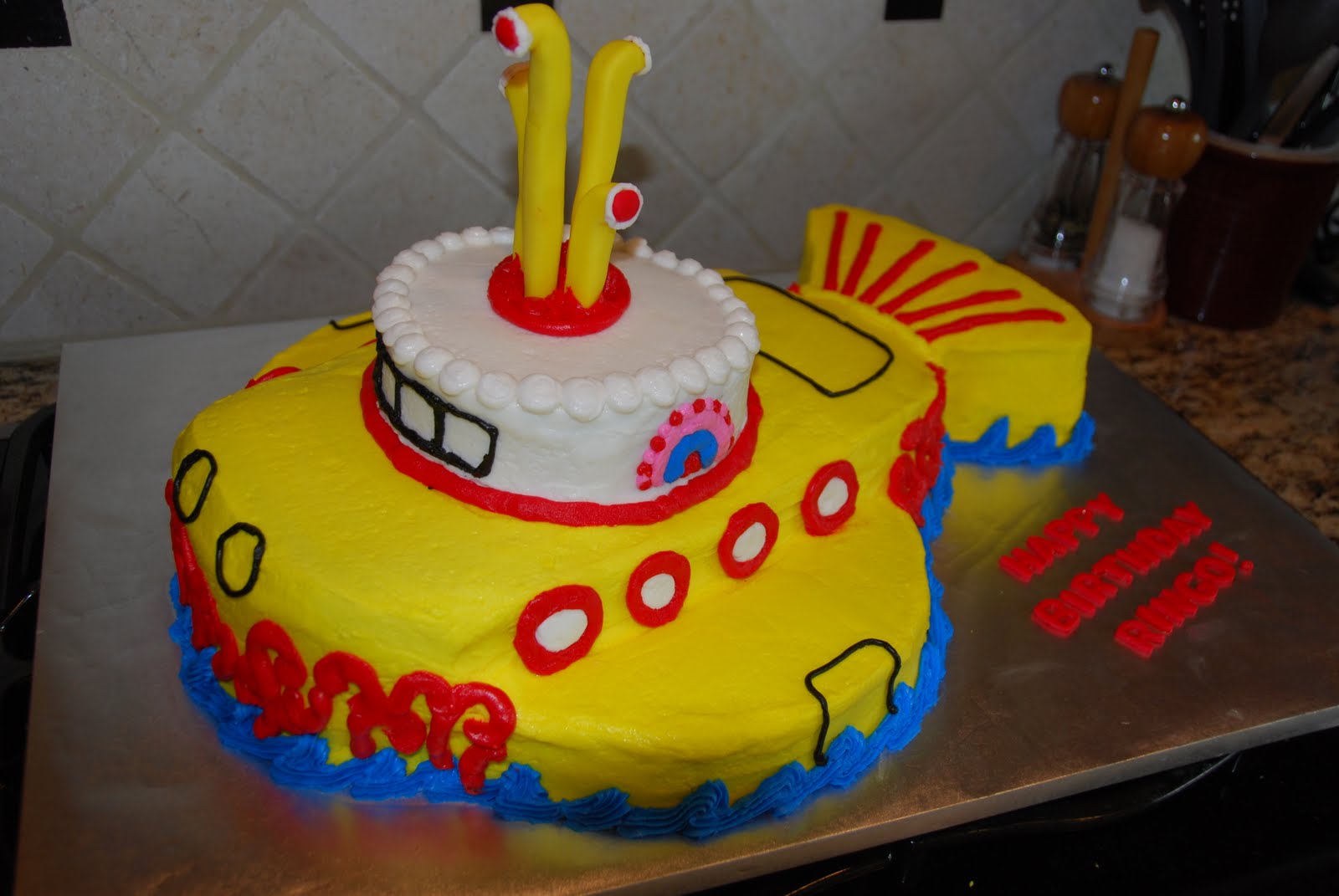 Creative CakeWorks: We all live in a YELLOW SUBMARINE...
