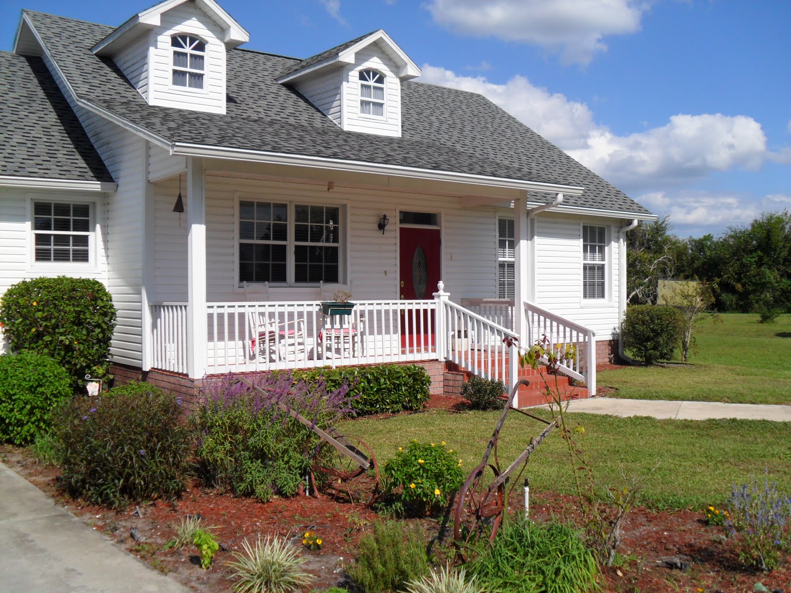 Cottage Creative Living by Egretta Wells: Portrait of Twin Gables Cottage