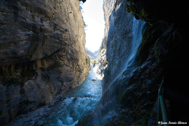 EL APRENDIZ DE FOTÓGRAFO: EL CARES. DONDE LAS DE CAIN
