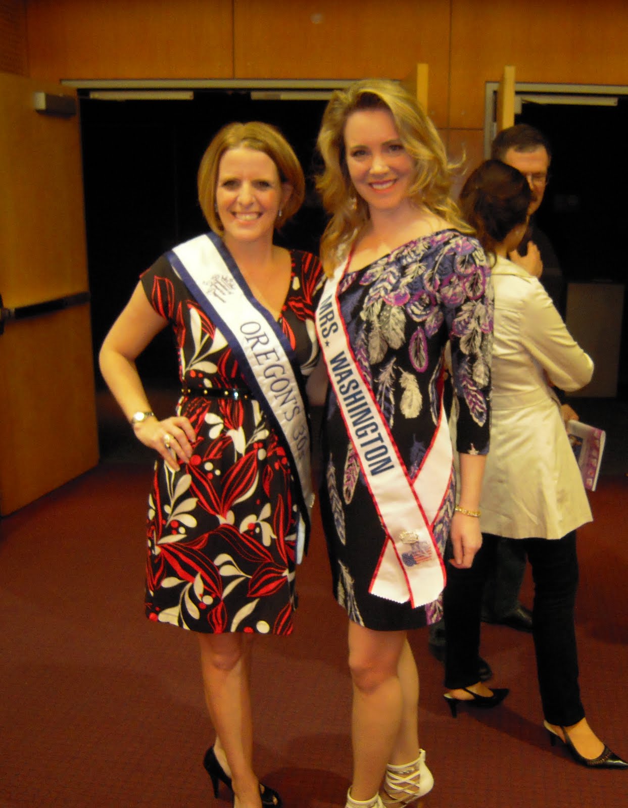Elizabeth Larsen - Mrs. Washington America 2009: Mrs. Oregon International