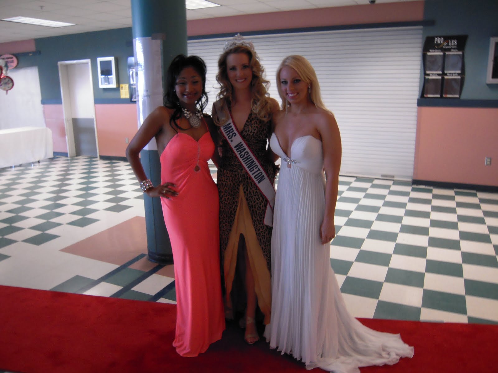 Elizabeth Larsen - Mrs. Washington America 2009