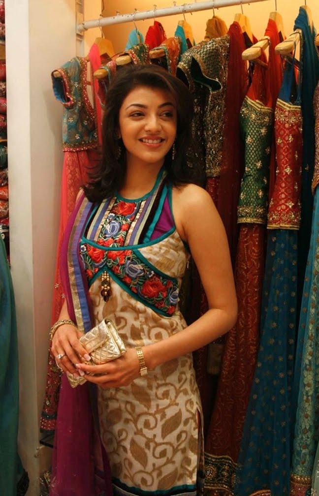 Kajal Agarwal Latest Stills in boutique Gallery~26