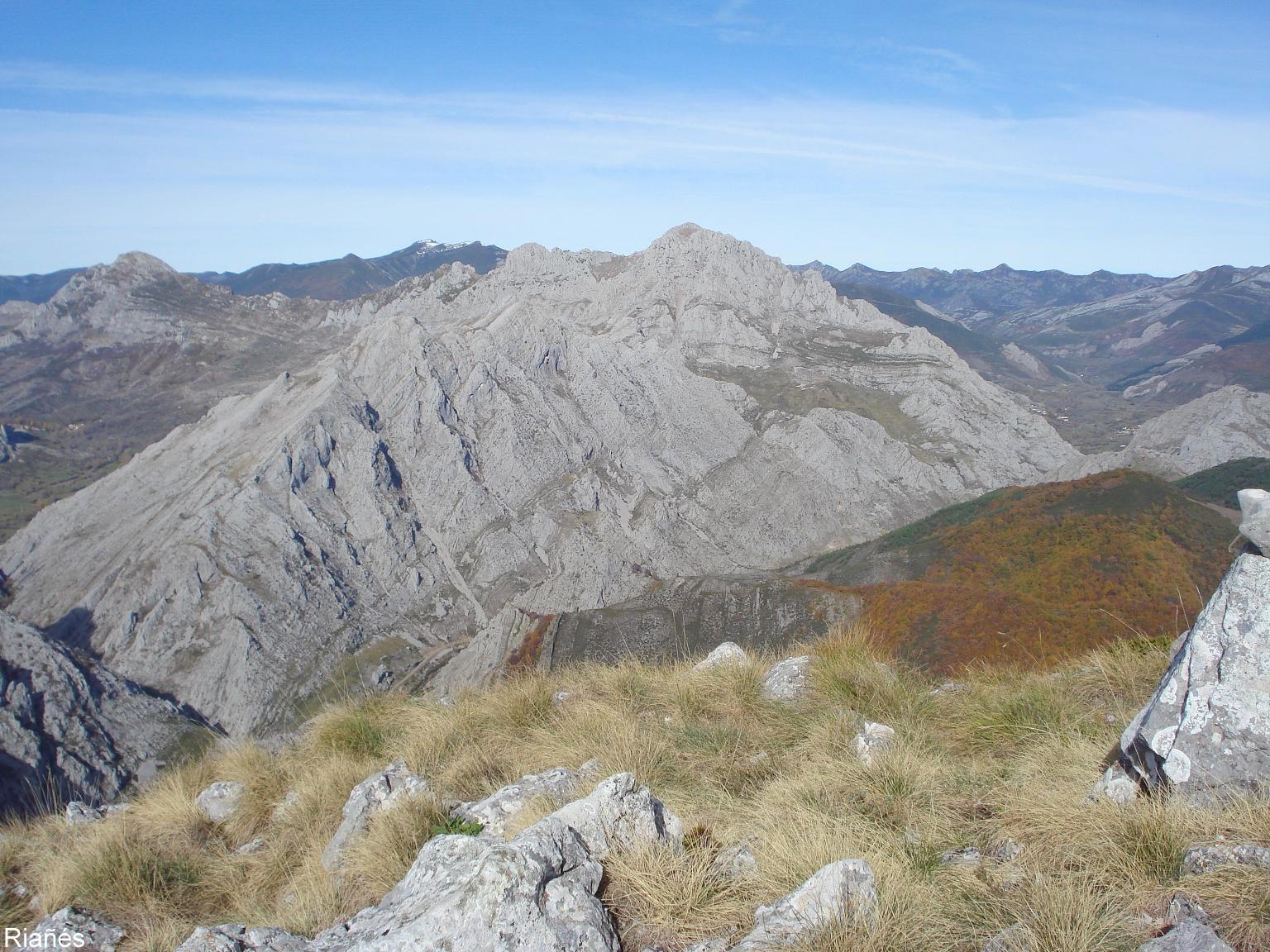la fuente del abedul: Ascensión al Cueto Ancino