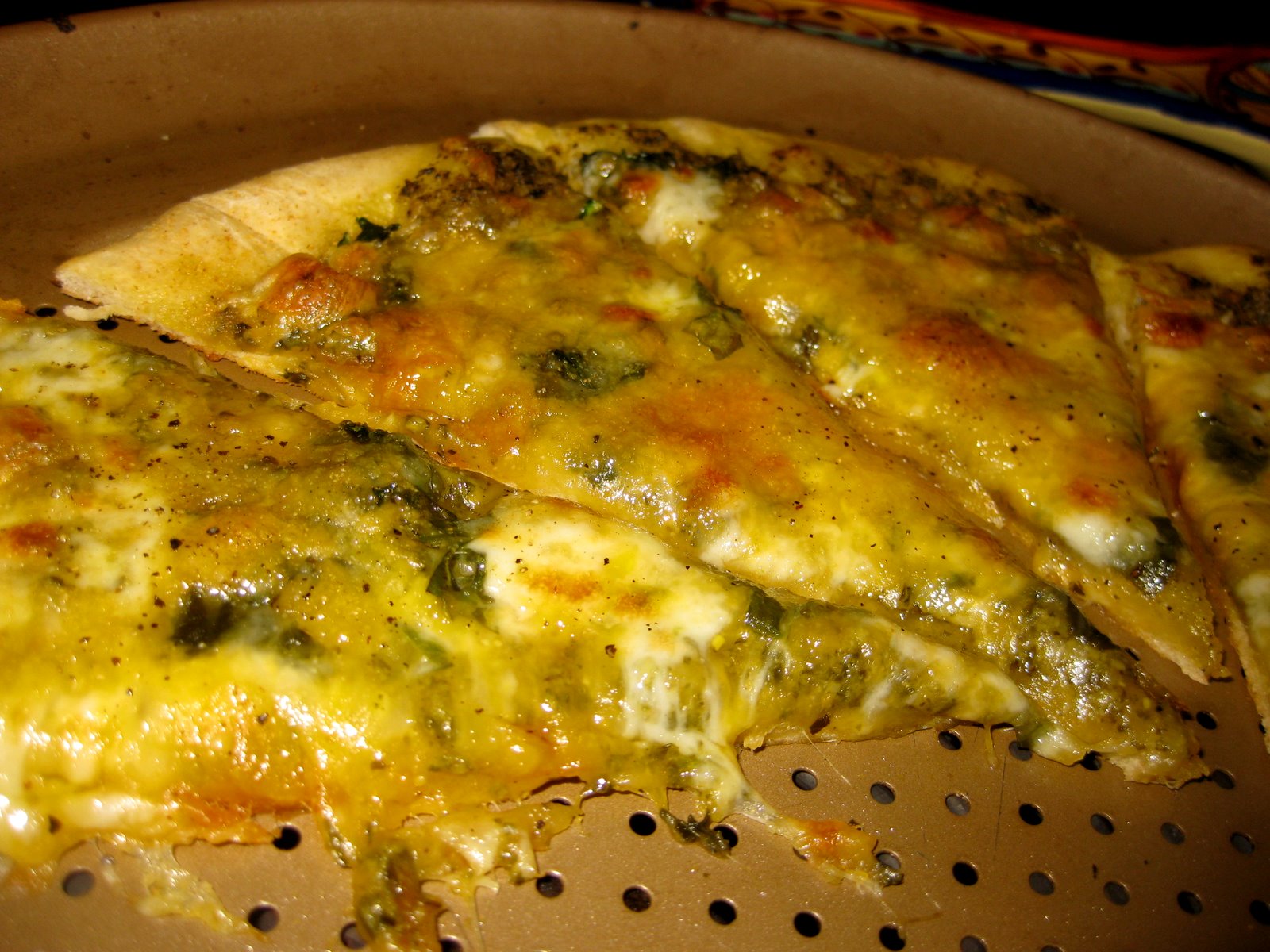 {vittles}: spinach pesto provolone pizza