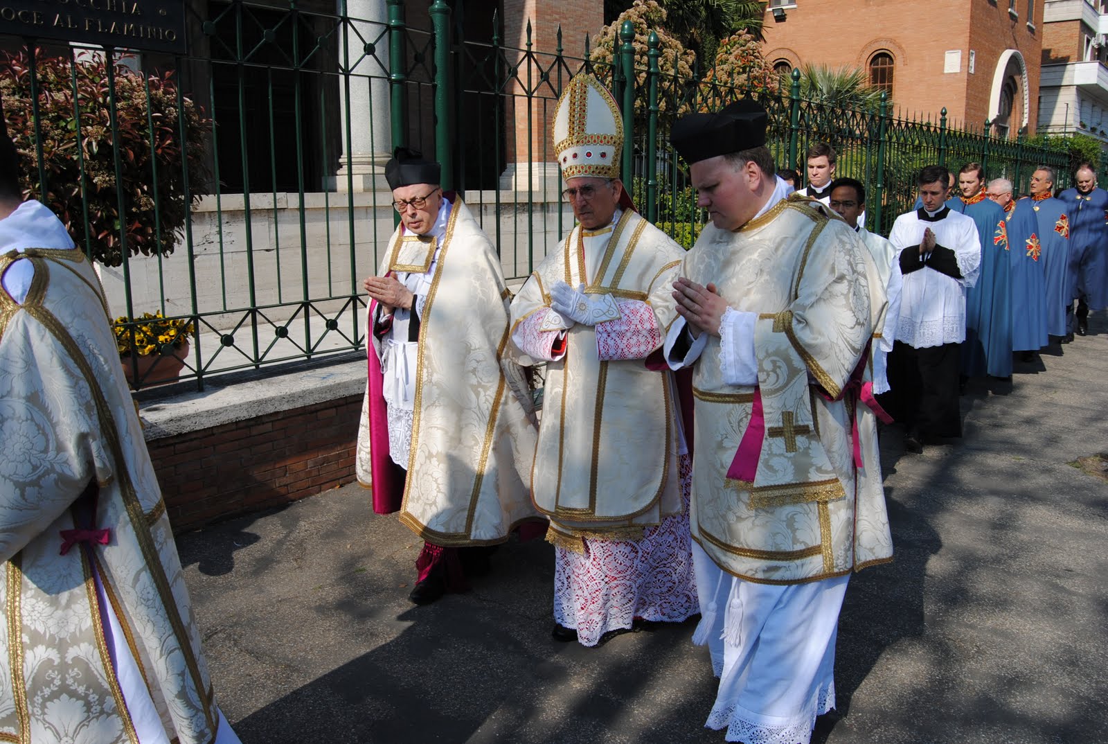 Orbis Catholicus Secundus: Solemn Pontifical High Mass in Rome with ...