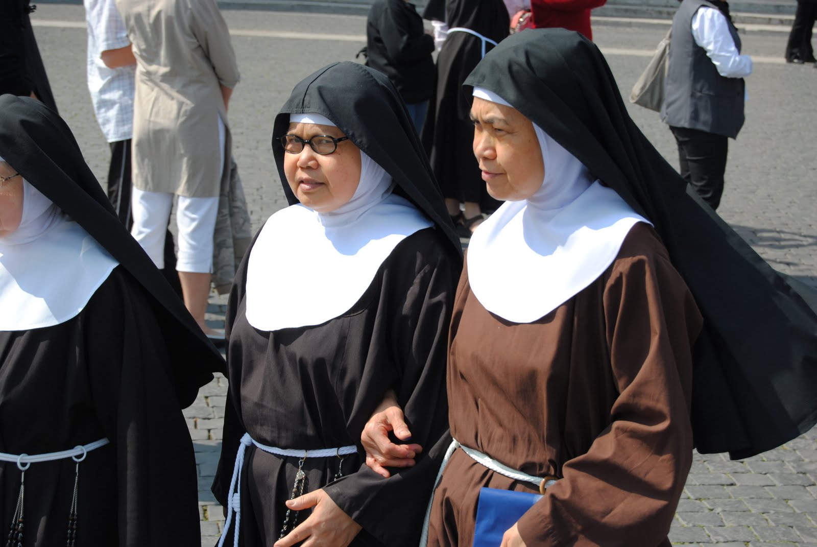 The Pinoy Catholic: Pinay Nuns in Rome!
