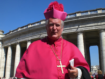 ORBIS CATHOLICVS: And the Church in Her wisdom gave us: the biretta!