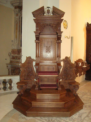 ORBIS CATHOLICVS: What an episcopal throne can look like...