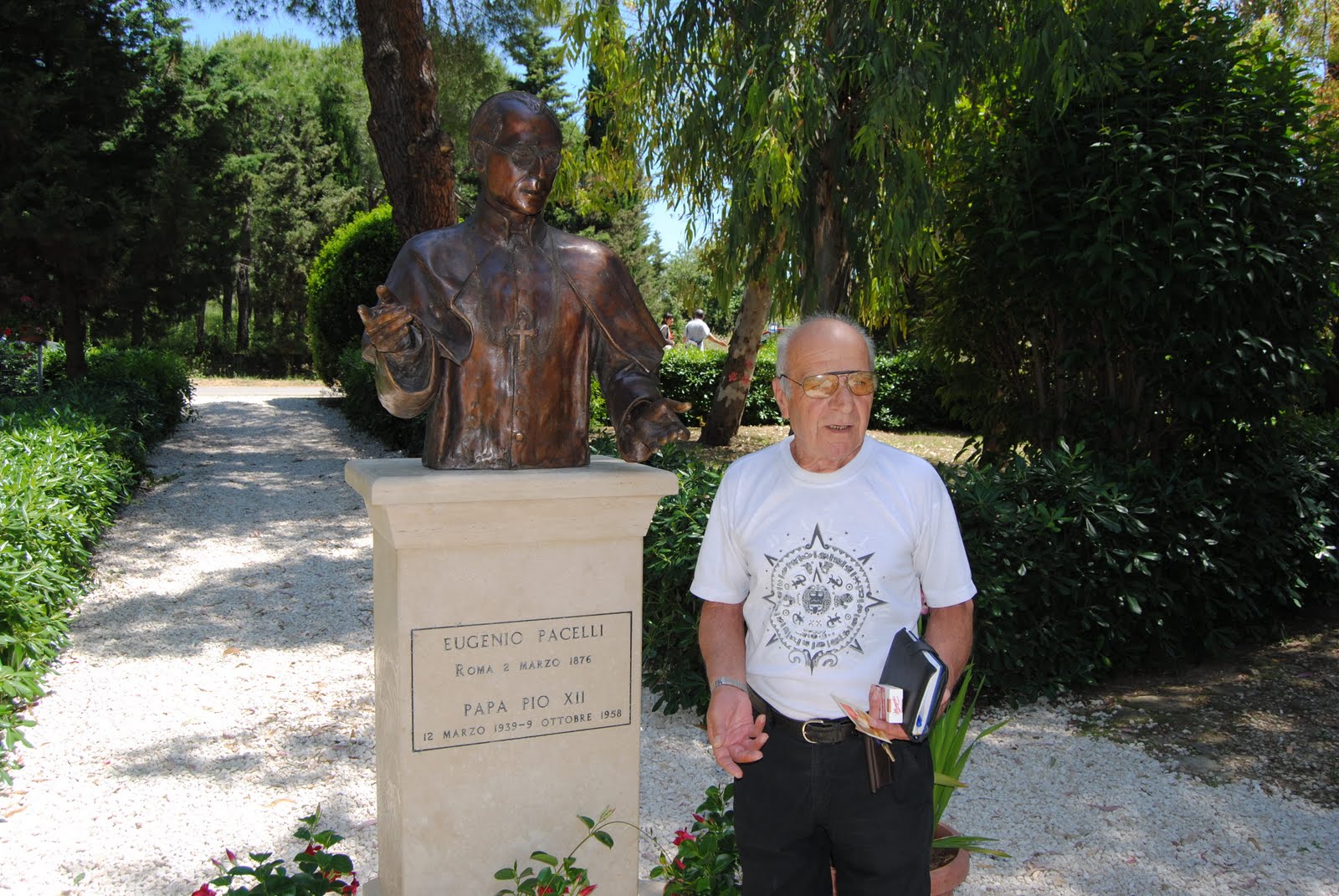 Orbis Catholicus Secundus: Eugenio Pacelli with Eugenio Pacelli