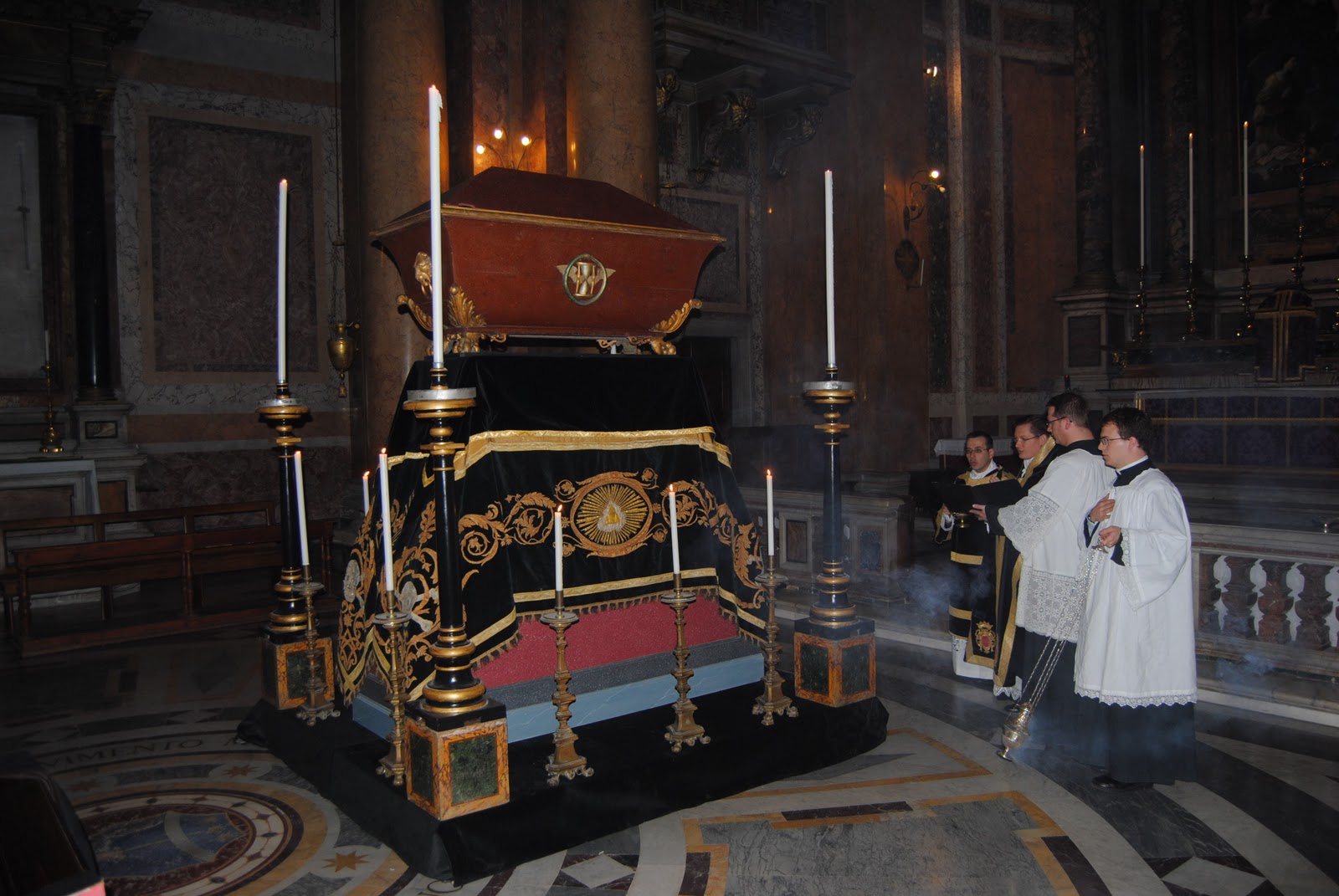Orbis Catholicus Secundus: Catholic Culture: What a Catafalque Looks Like