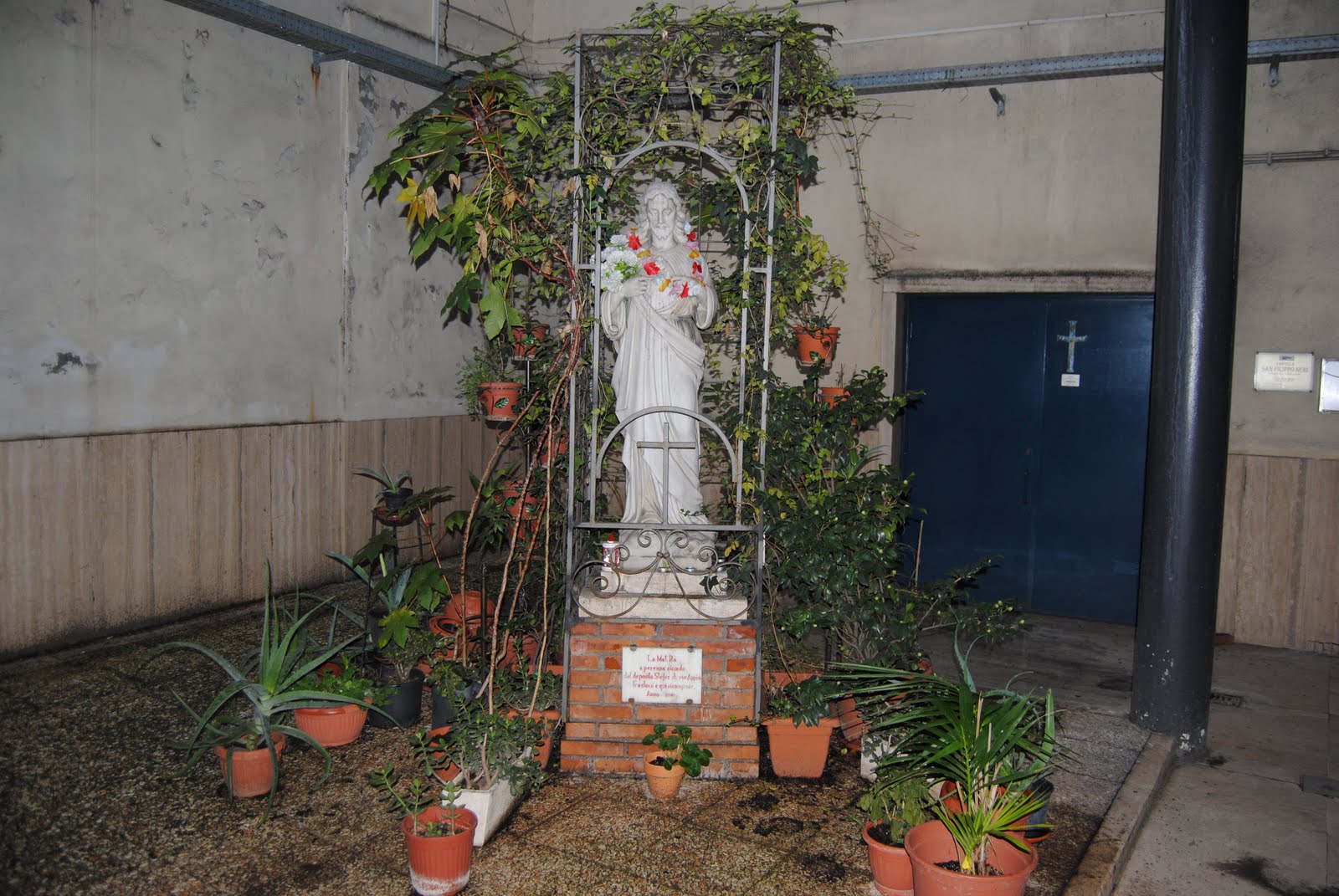 Orbis Catholicus Secundus: Chapel in Rome's Metro