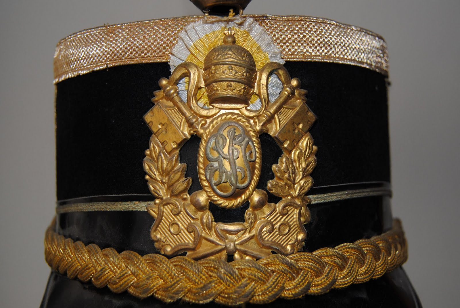 Orbis Catholicus Secundus: Uniform of the Palatine Guard: Bring It Back