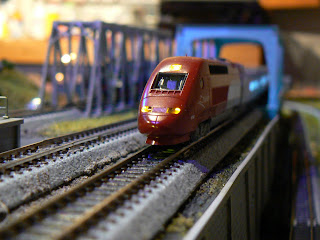 quinntopia - An N Scale blog: Locomotive Roster: TGV Thalys; Kato 10910