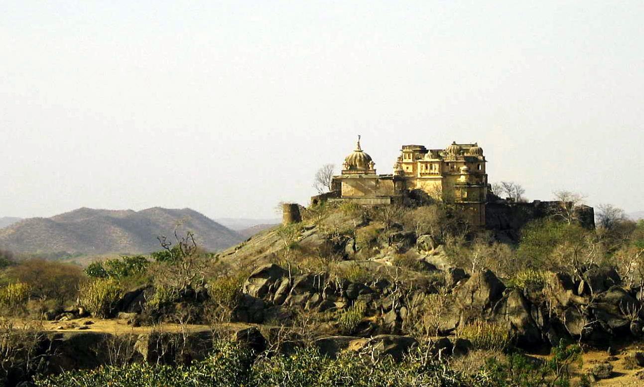 Heritage Design Architecture: Deogarh hills and lakes in Rajasthan