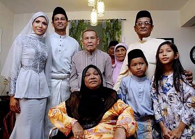 GAMBAR PERKAHWINAN AIDA ARIS | Celebrity News