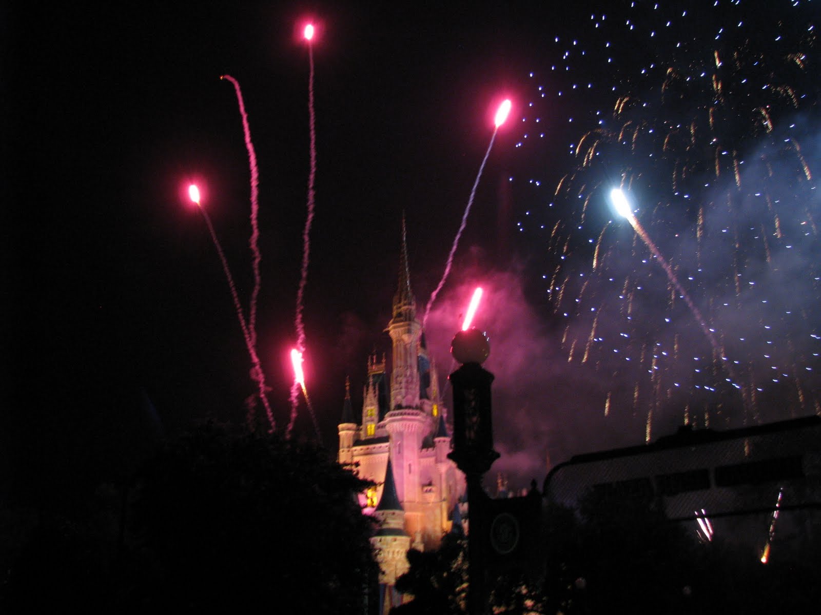Summer Nightastic! Fireworks At the Magic Kingdom | Disney World Blog ...