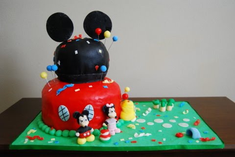 Beansy Loves Cake: TWD- Milky Way Brownies and Mickey Mouse Clubhouse Cake