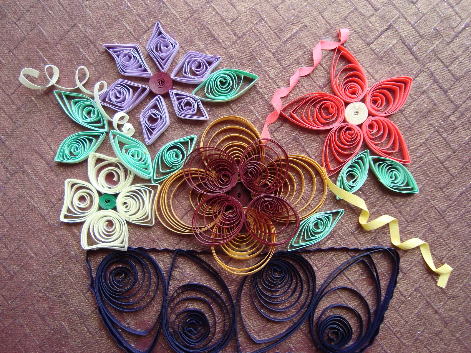 Enjoy craft: paper quilling