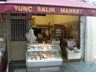 Liman Konukevi ve Tunç Balık Restaurant: Tunç Balık Market