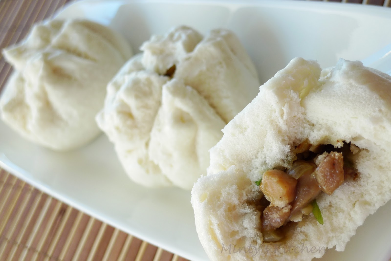Minty's Kitchen: Steamed Chicken Buns