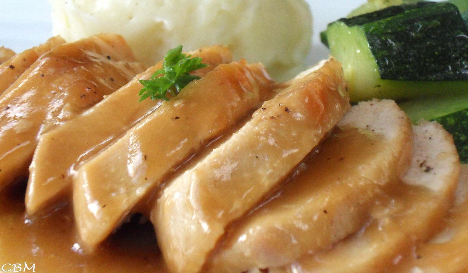 Dans la cuisine de Blanc-manger: Suprêmes de volaille, sauce minute