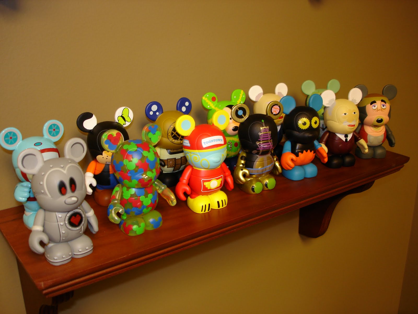 The Rehearsal Chronicles: Vinylmation... My New Obsession