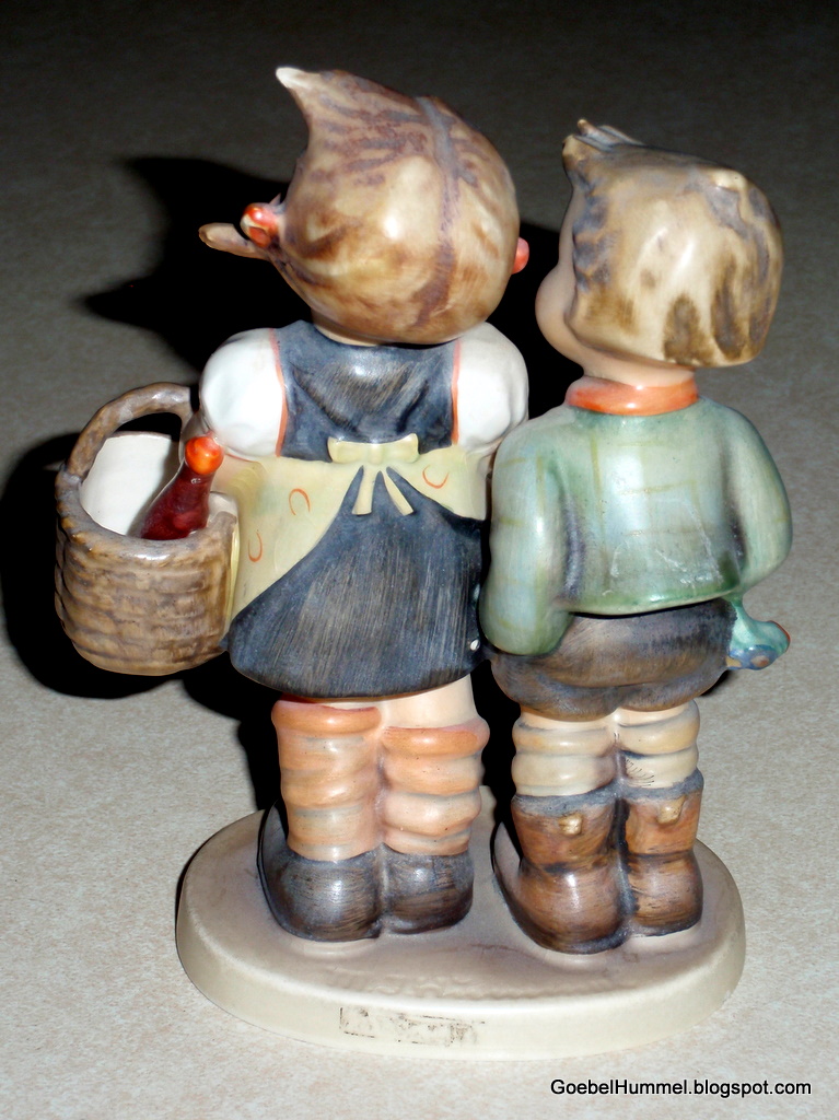 Goebel Hummel: VINTAGE Hummel Figurine "To Market" #49/0 TMK 3