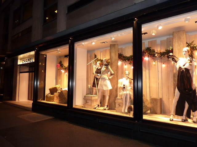 Daily Photo in Paris: At night at the theater in the Quartier Chic