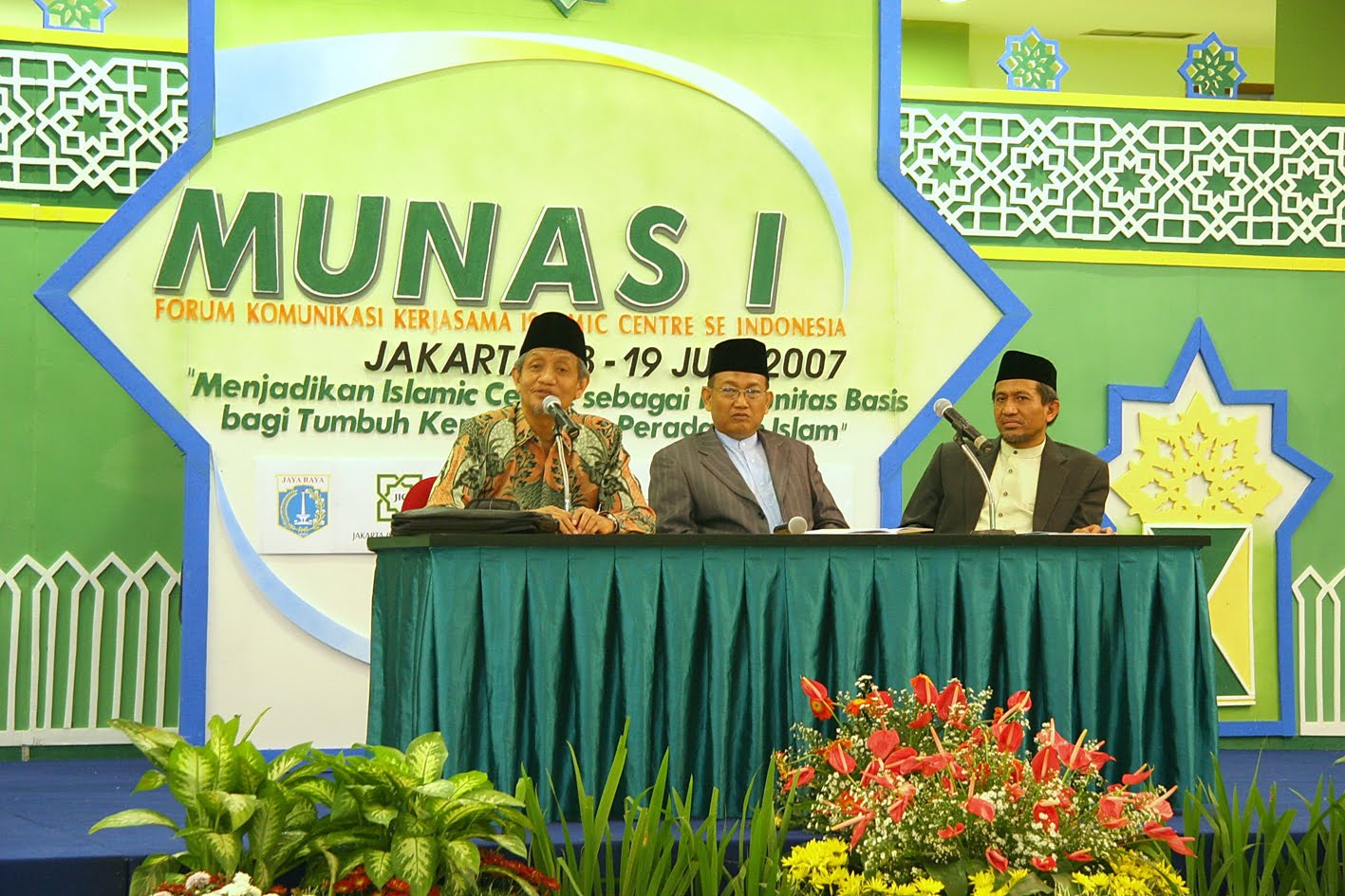 DESAIN BACKDROP MUNAS FIC by "desain gratis"