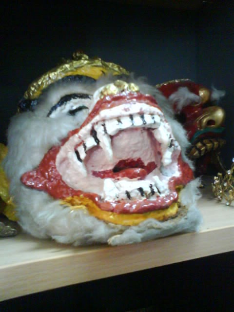 the menora: BUSANA DAN PROPS