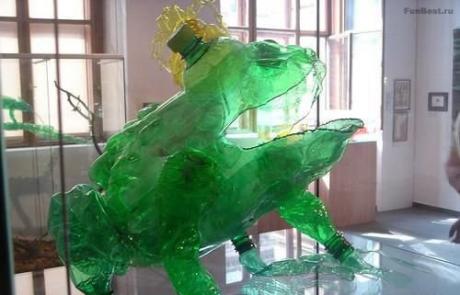 Sculptures-Unique Statue Made From Plastic Bottles - Easy to Share
