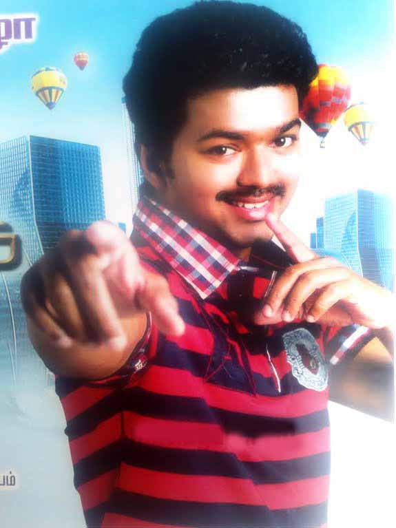 CinemineNews: Vijay’s New Movie Velayudham Exclusive Story 2011